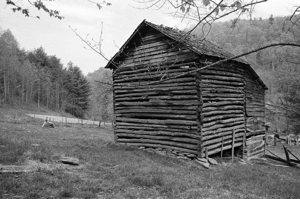 Rubin Caldwell Flue-Cured Barn – Appalachian Barn Alliance
